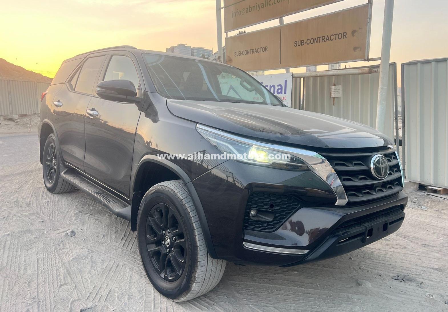 TOYOTA FORTUNER 2023 BROWN 4WD AT DIESEL = RIGHT HAND - Alhamd Motors FZCO
